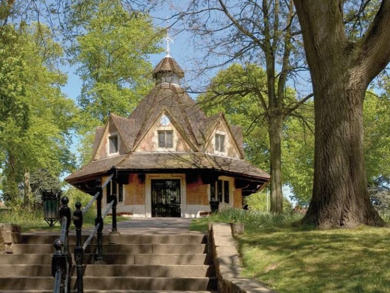 Top 10 places to visit in the West Midlands (Travel Inspiration)