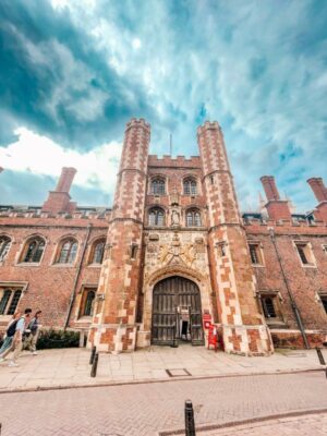 Cambridge Travel Guide (including tips, itinerary + map)