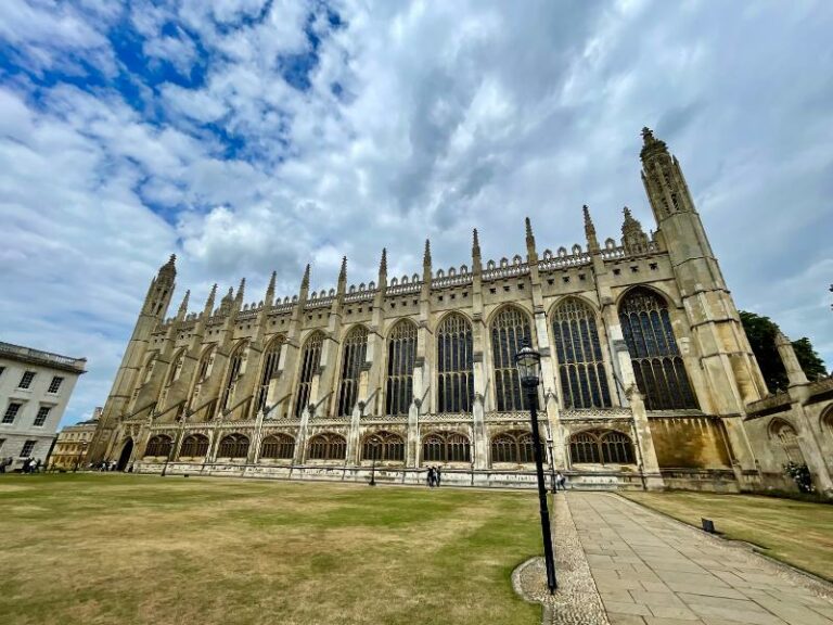 Cambridge Travel Guide (including tips, itinerary + map)