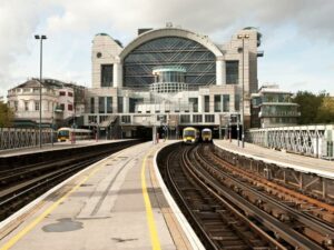 Complete guide to 9 main London train stations [tips + map]