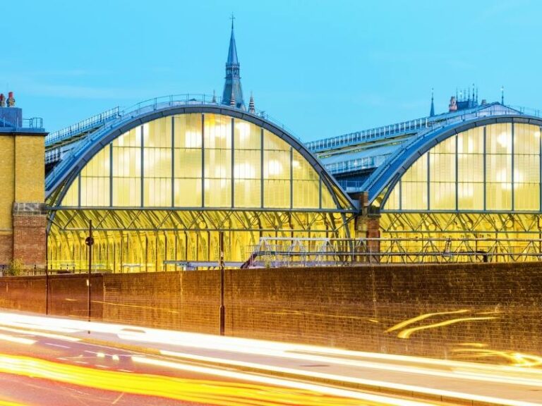 Complete guide to 9 main London train stations (+travel tips & map)