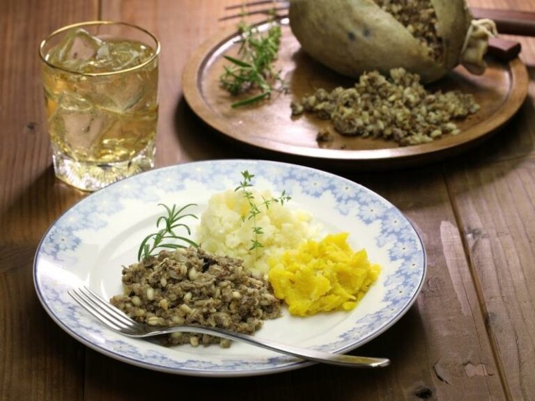 39 Traditional British foods you have to try!