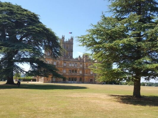 Visiting Downton Abbey (Highclere Castle) - A complete guide