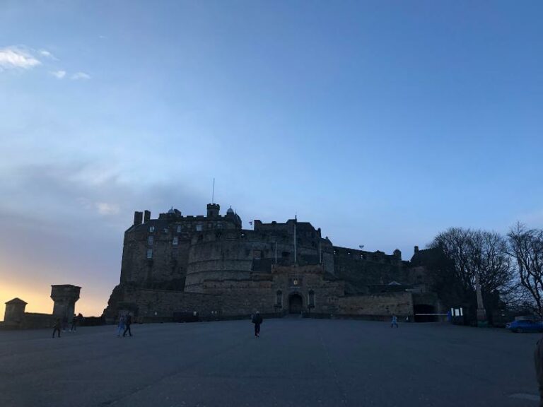 The Complete Guide to Walking the Royal Mile in Edinburgh